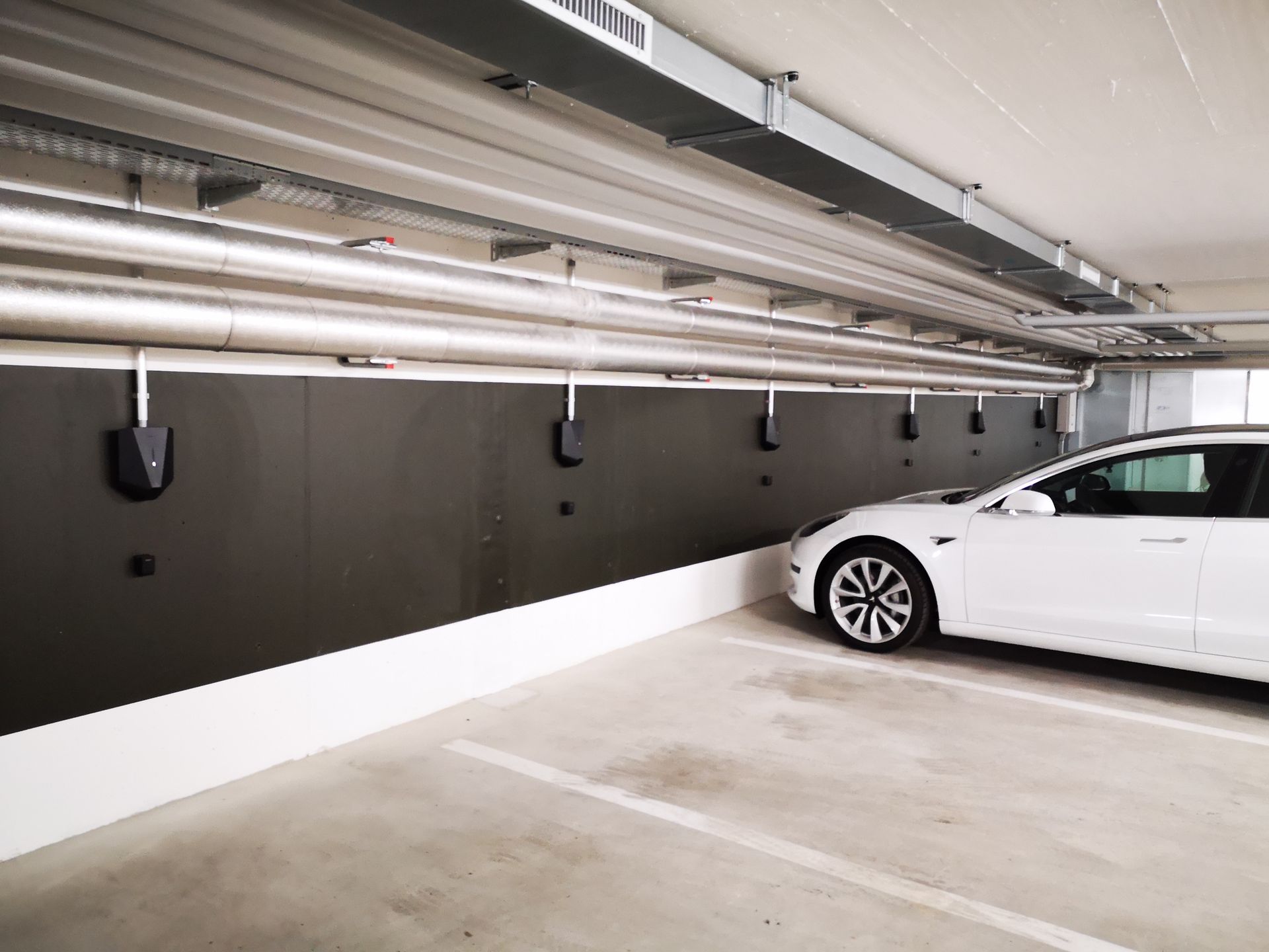 simplee AG – Deine Experten für Easee und Alpitronic Ladelösung