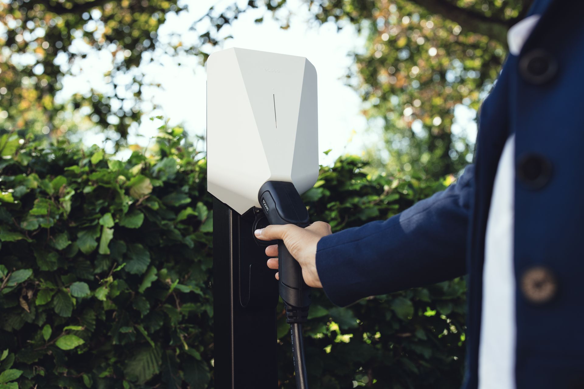 Easee Charge Up - Recharge à domicile avec une solution d'e-mobilité
